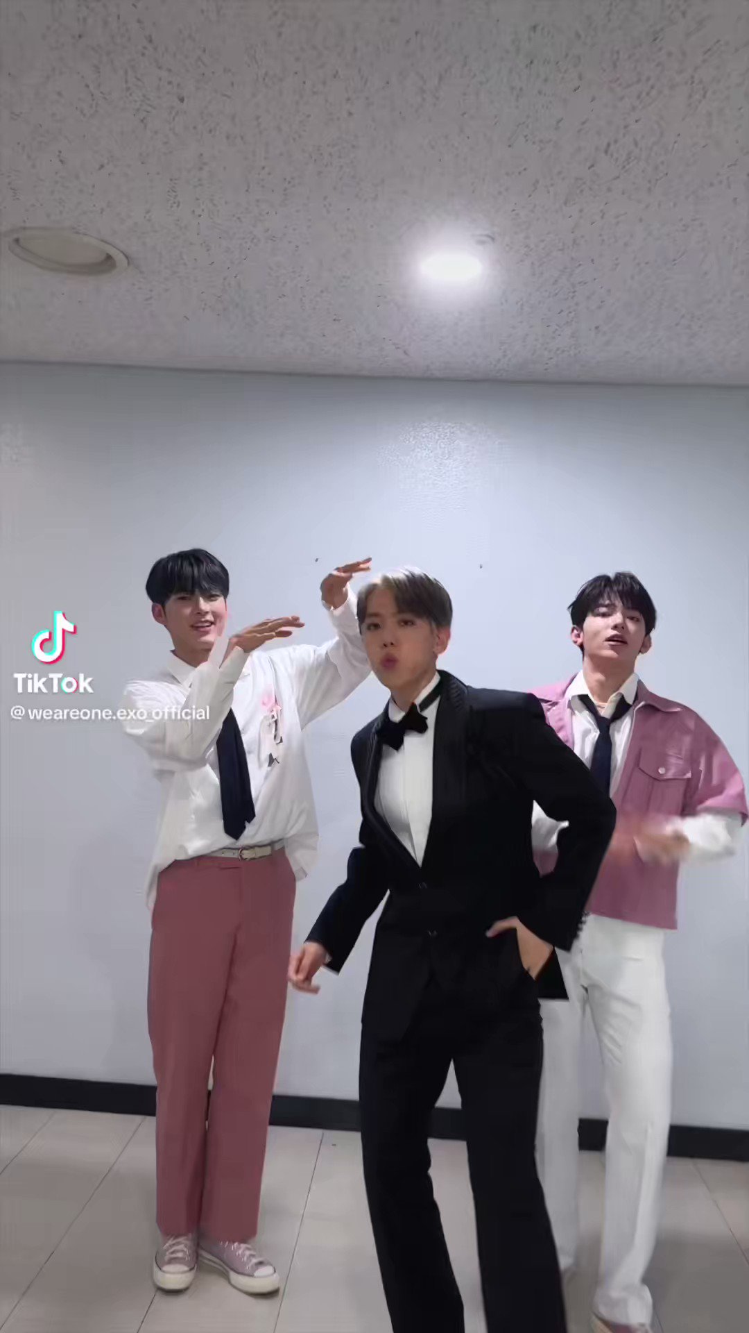 SUNG HANBIN GLOBAL on Twitter: "🎥 [VIDEO] 230716 — SUNG HANBIN & ZHANG HAO "Cream Soda Challenge ...