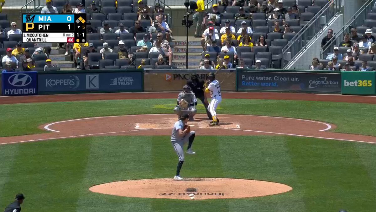 로베르토 클레멘테를 넘어 프랜차이즈 역대 홈런 3위가 된 앤드류 맥커친 - MANIA