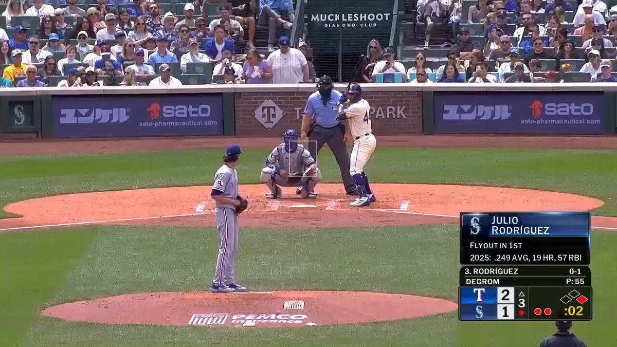 커리어 100 홈런이자 MLB 역사상 처음으로 커리어 시작 4시즌 연속 20-20클럽을 달성한 J 로드 - MANIA