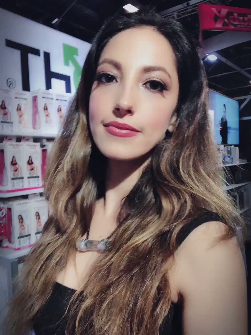 Jenna Haze on Twitter: "Yesterday @SexpoAustralia @Fleshlight #obsession #lust https://t.co ...