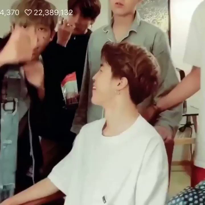 [rest] cafe ⁷ army on Twitter: "#YOONGI: But Jimin ... why did you gift me an umbrella? #JIMIN ...