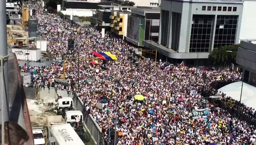 Osmary Hernandez on Twitter: "(11:30 am) así luce Caracas movilizada en rechazo a “la usurpación ...