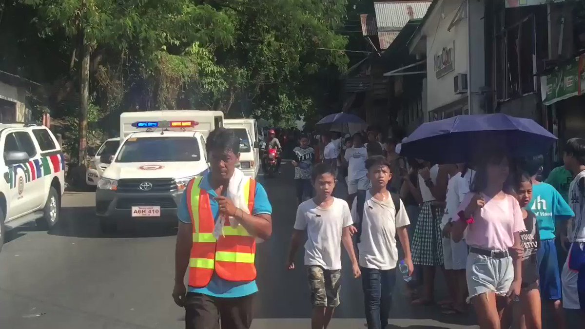 Bumuhos ang mga nakipaglibing sa grade 7 student na binaril ng ... Bumuhos ang mga nakipaglibing sa grade 7 student na binaril ng ...