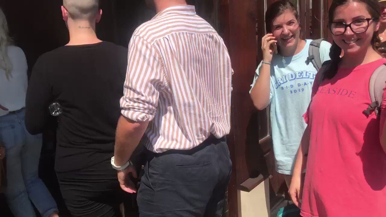Peyton Yager On Twitter Line Is Wrapped Around Volare Pizza In Norman As Oklahomans Wait For