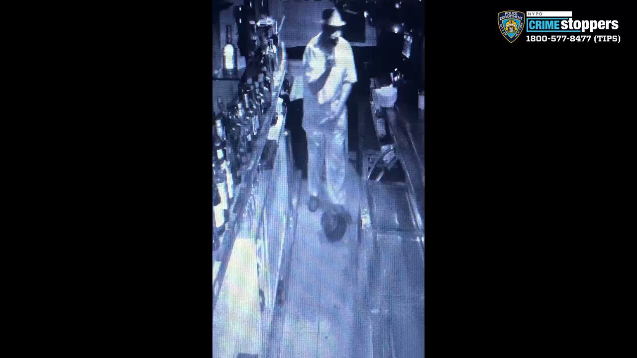 Nypd Crime Stoppers On Twitter 🚨wanted🚨for A Robbery Inside 519 East