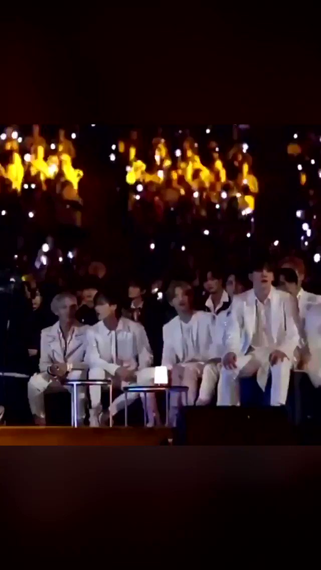 IG: @Kinkyyoons on Twitter: "MAMA : light sticks are not allowed at all BTS and army’s ...