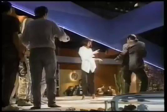 Culture Crave 🍿 On Twitter Quentin Tarantino Dancing Behind The