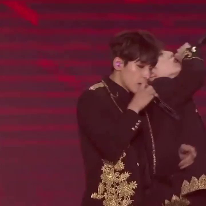 nany🪴wonwoo on Twitter: "y’all remember when exo’s kai and xiumin were caught on camera jamming ...