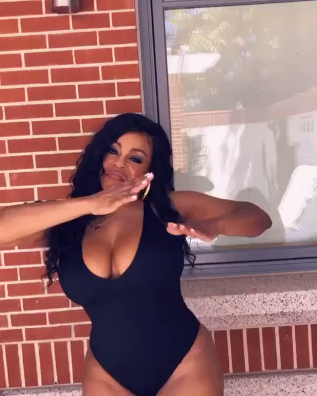 Niecy Nash In Bathing Suit