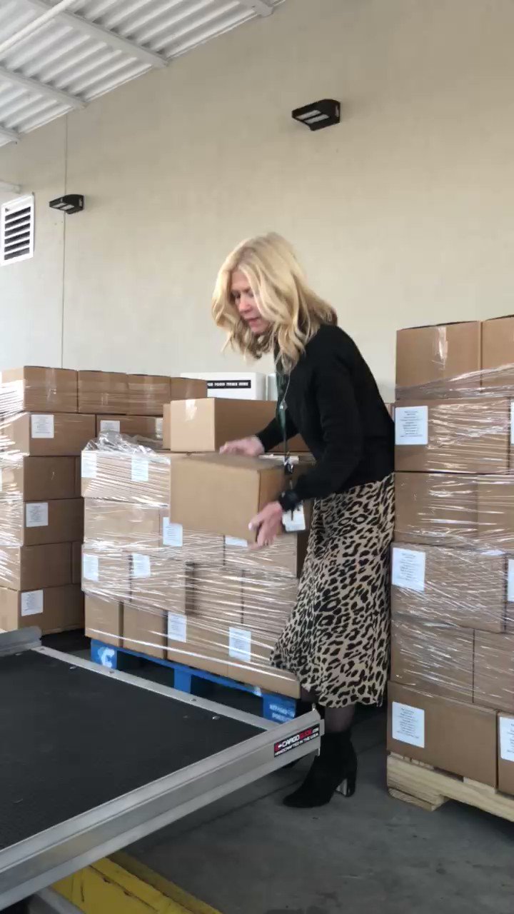 LSSD Family Resource Center on Twitter: "Second Harvest President & CEO Nancy Keil helps LSSD ...