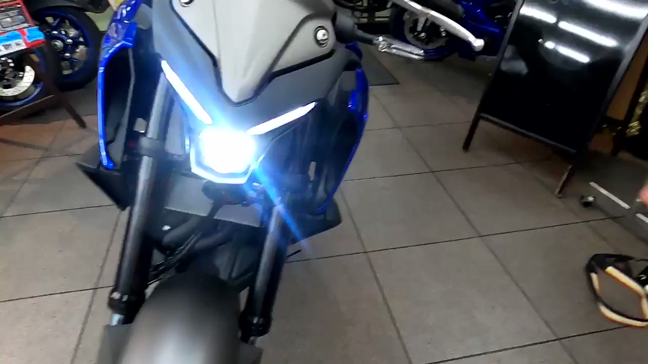 ysp川崎中央日吉支店 on Twitter: "2020年モデルのMT-25ライト 明るっ ️ 意外に小顔でイケメンです。 #mt25 #YAMAHAが美しい #ysp川崎 https ...