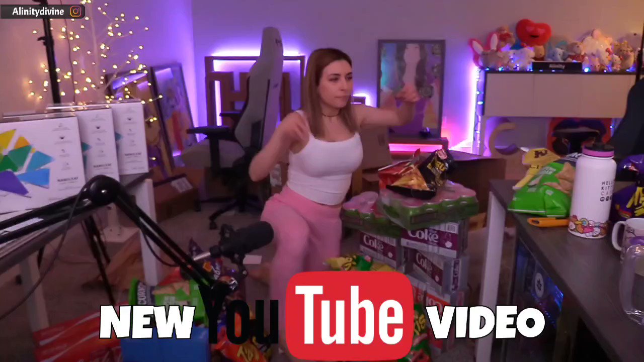 Alinity on Twitter: "WHAT'S WITH ALL THE CHIPS? https://t.co/wuw33WrRwB https://t.co/M0mrzHApKL ...