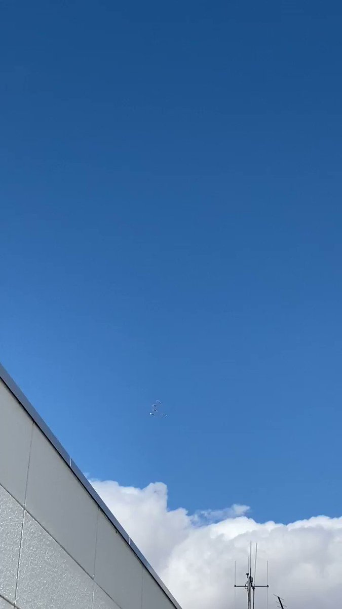 ♡ホルスタイン♡さらにしぼろう┏┳甘モー♡ On Twitter 真っ青な空。去ってゆく白鳥。春の訪れ。中標津 道東discover