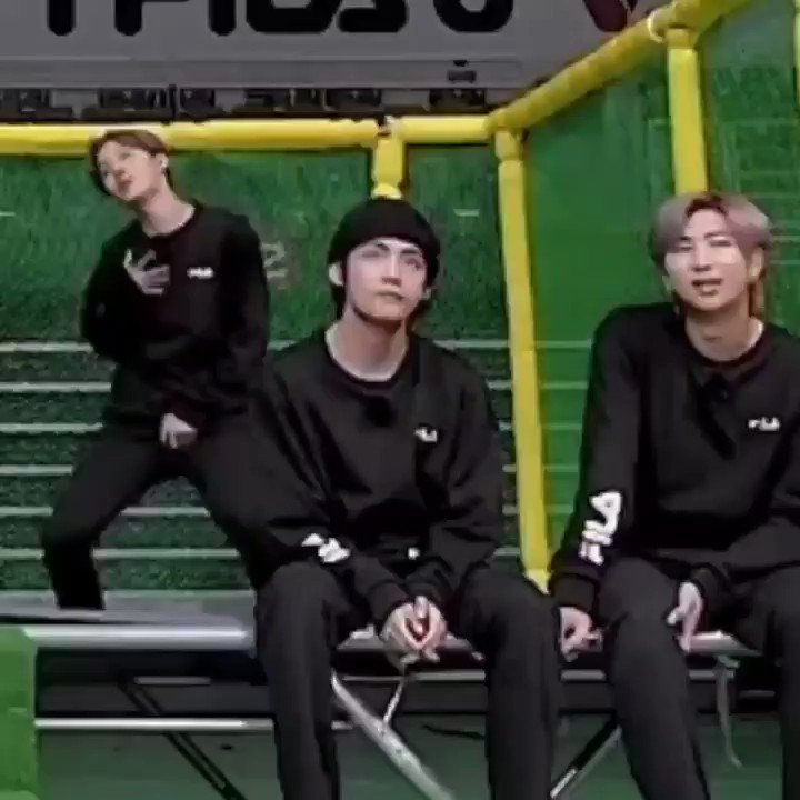 TKG | V Day! 🎄 on Twitter: "taehyung always does this iconic pose of his when theyre asked to ...