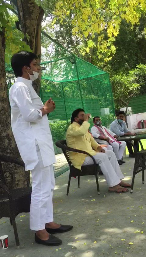 ||Sanchit Pandey||👑 on Twitter: "कोलेज आऊट रिच कमिटी के प्रभारी बड़े भाई @ChTarunKumarBJP जी ...