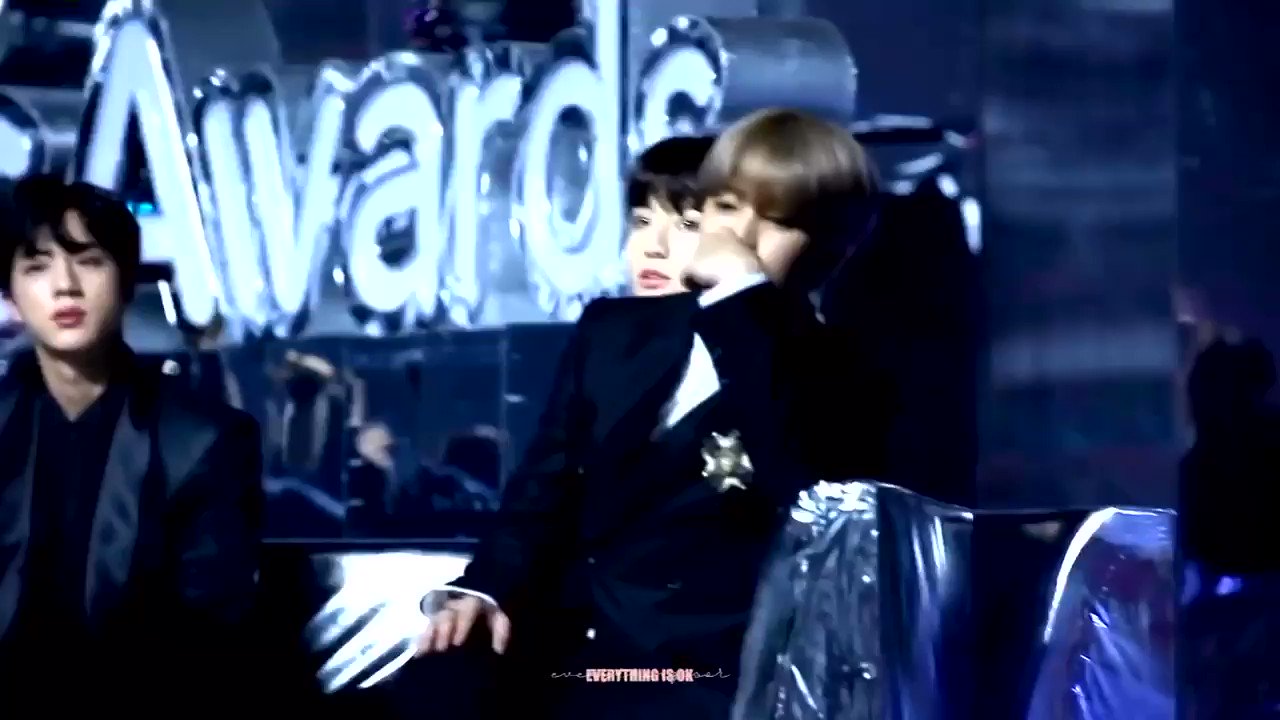 ¹³세비⁷🐾 on Twitter: "The way jimin turned to jungkook when the lyrics were “I remember our first ...