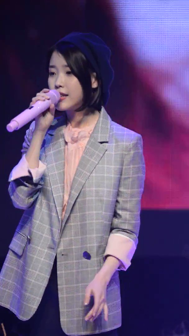 -ˋˏ ┈ IU fancam ; Palette ↳ 170422 © 서울역 IU fancams @iutingz