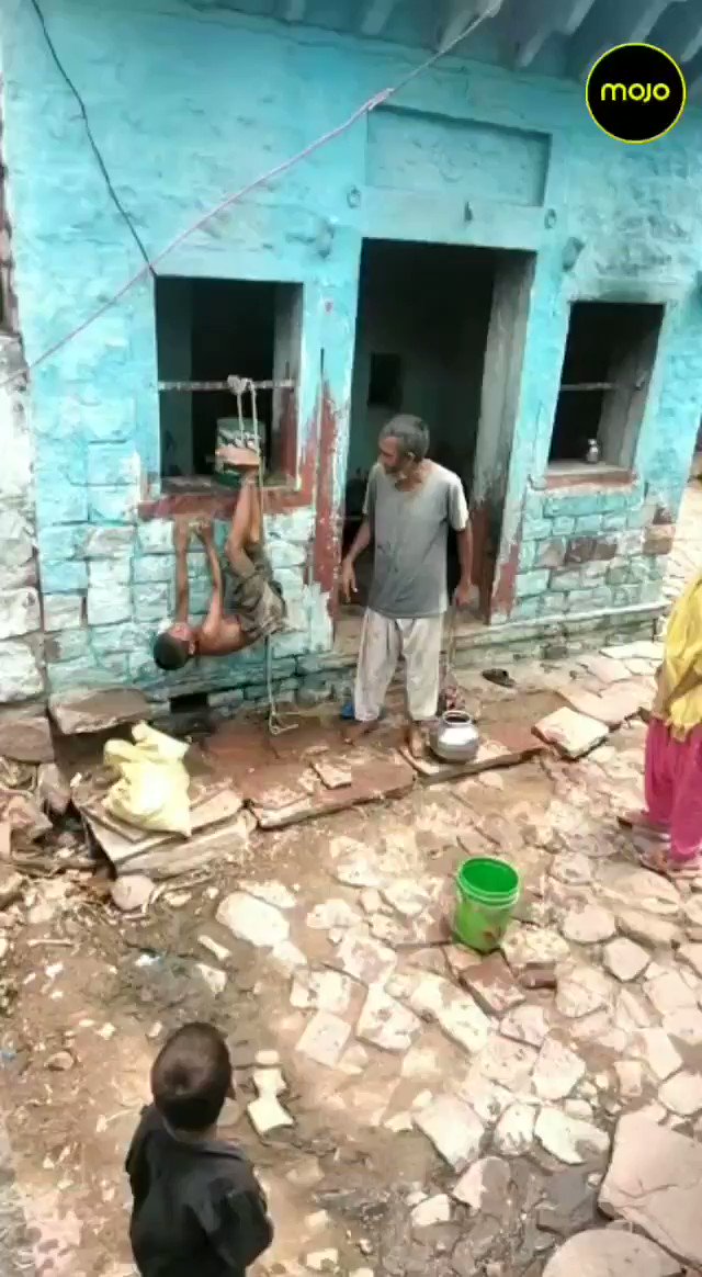 Mojo Story On Twitter Viralvideo Agra Video Of A Father Brutally