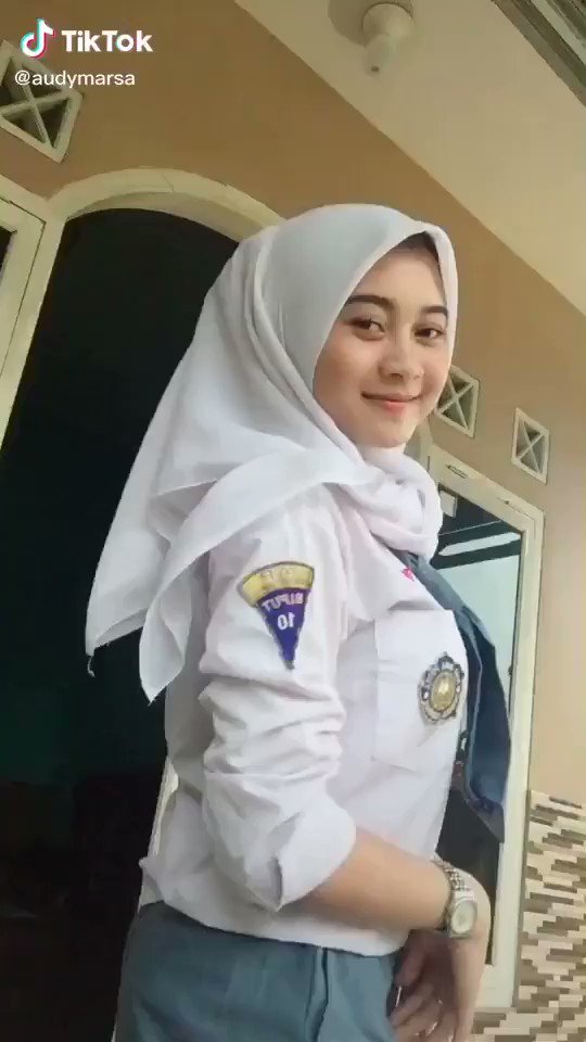JilbabTikTok on Twitter: "Zaman gw SMA gak ada yang begini 🤩 https://t.co/ghXWEUgUtU" / Twitter