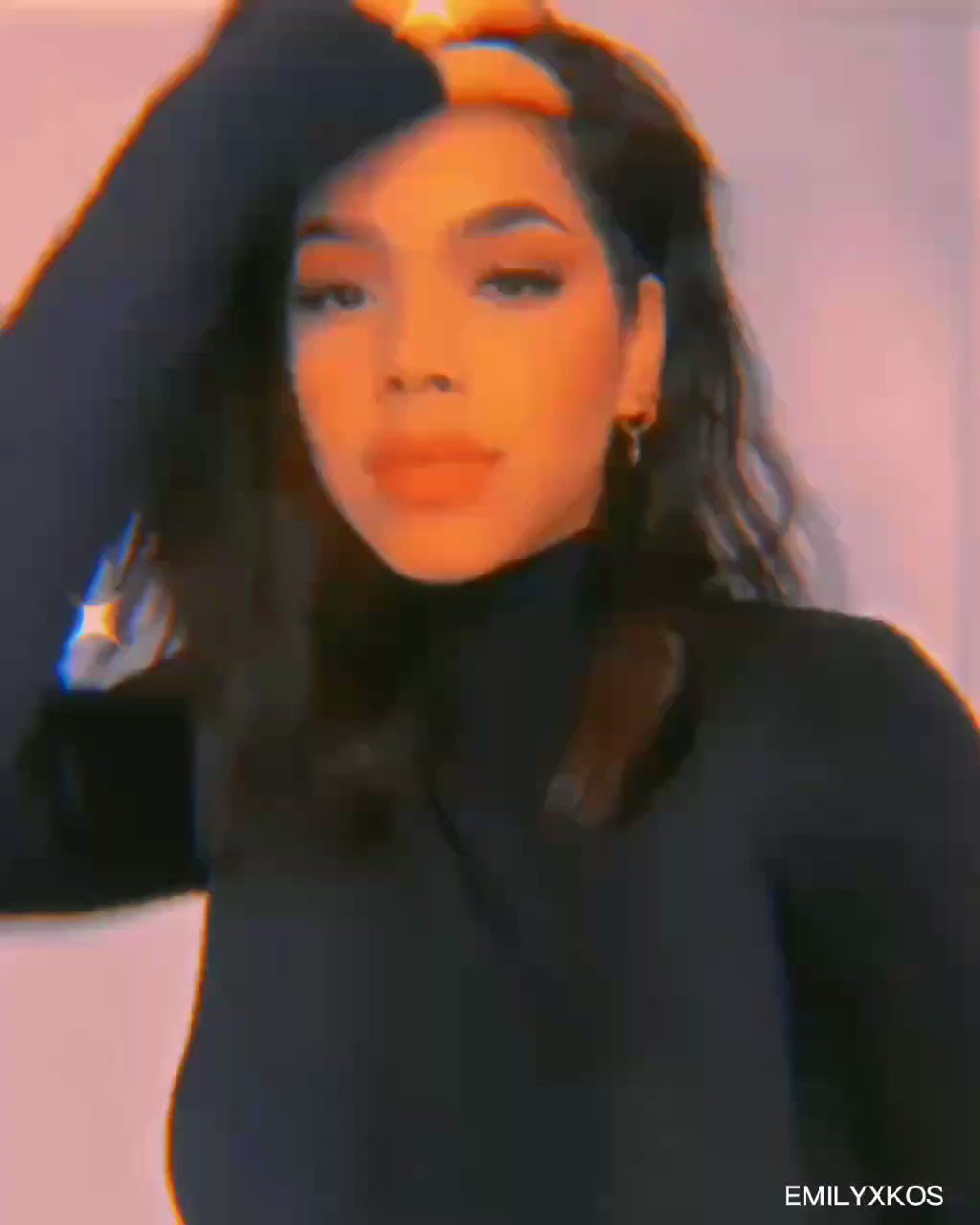 emi on Twitter: "lo hermosa q se ve en este video no es normal https://t.co/0H0KjVuFmv" / Twitter