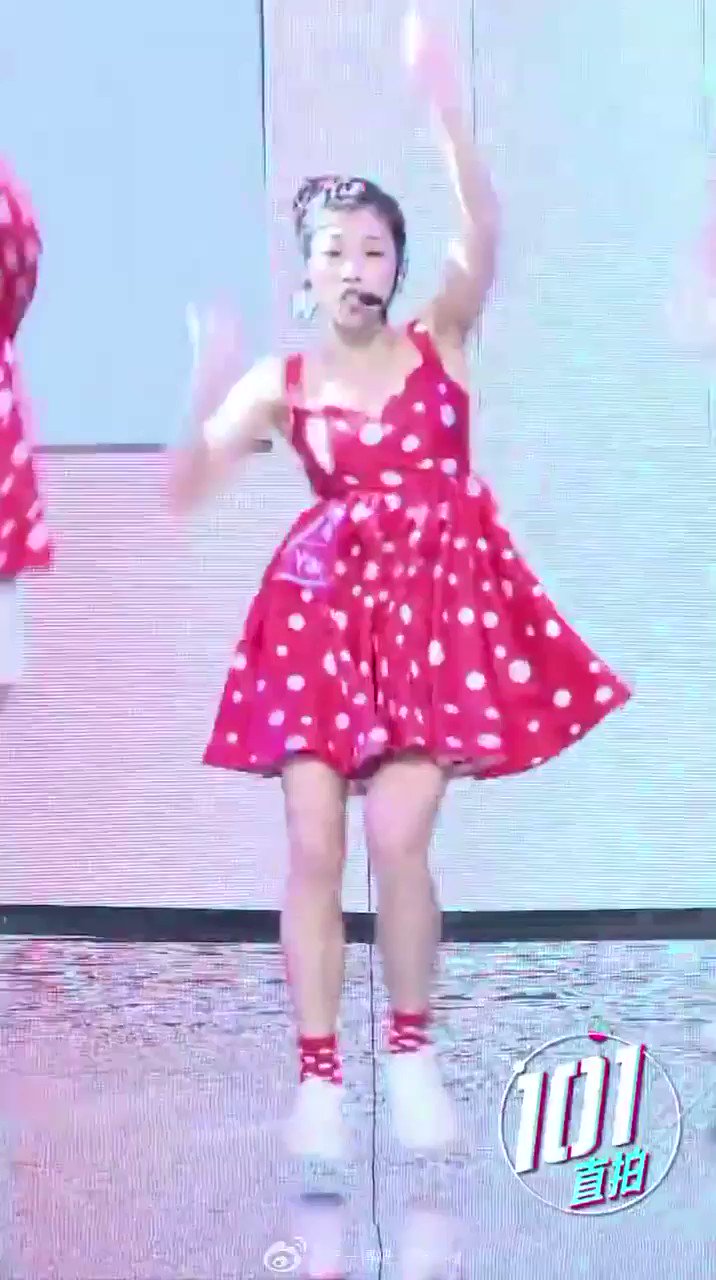 🏻🌟Baili Wife, Panther, Tracer, Saint 💚 平安喜乐王一博 on Twitter: "《别人家的小孩》Mentor Yibo solo cam~ Dance ...