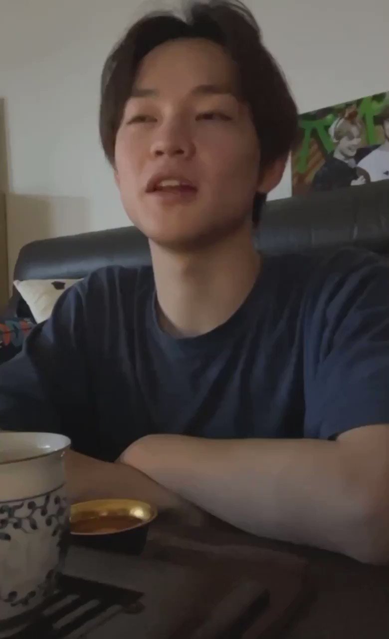 for hyuckle 혁천 on Twitter: "🐱: it’s like haechan’s home, he can eat whatever he wants, drink ...