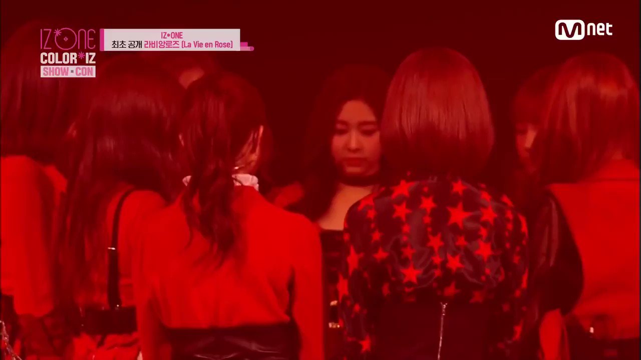 iz*one performance on Twitter: "izone - la vie en rose debut show con (part 1) https://t.co ...