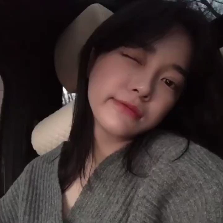 김세정 - KIM SEJEONG on Twitter: "[VID] 20215 - VLIVE Voice only - Singing "Celebrity" by IU (cr ...