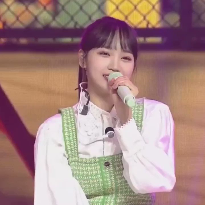 chaewon loops on Twitter: "chaewon is so lovely https://t.co/pjaEscnVum" / Twitter