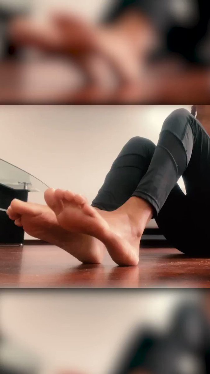 Princess Enola 🦋 OF 1.2% on Twitter: "Sweaty Mask for my well trained foot slave 😷💦 Don’t forget ...