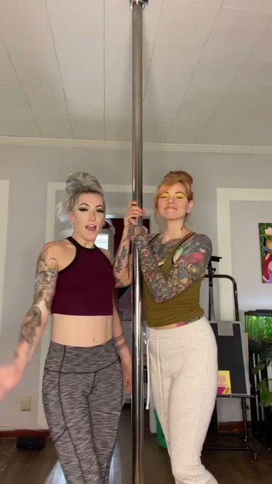 Tw Pornstars Fartinggirl Classyngassy Fartinggirls Videos And Pics