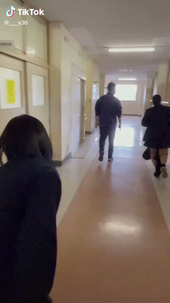 JKシェアリング on Twitter: "JKが集まるとスカートめくりたがる説 心は男のJKになりたい説 https://t.co/kUc6jZGaqx" / Twitter