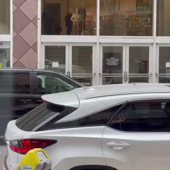 Ktvu On Twitter Group Dashes Out Of San Francisco Neiman Marcus Store