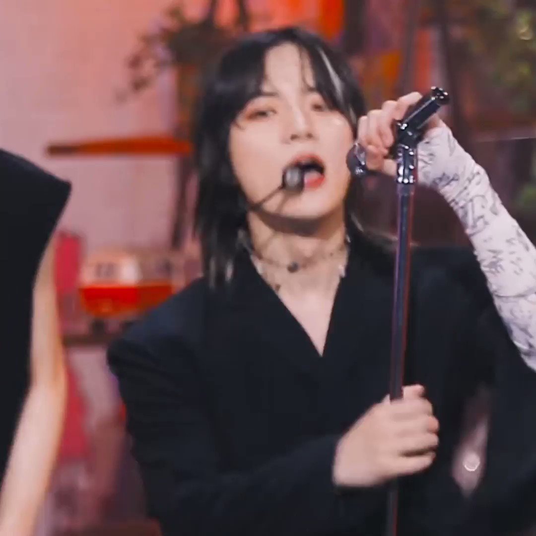 Beomiedeul On Twitter This Compilation Of Beomgyu Caressing The Mic