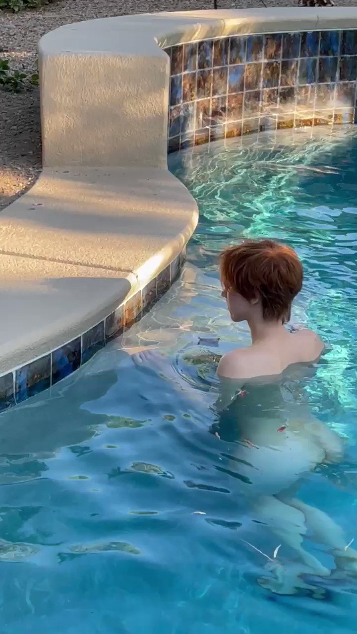 alice white 🍋🥚 on Twitter: "wet butt? wet butt. https://t.co/fXC6WYWFue" / Twitter