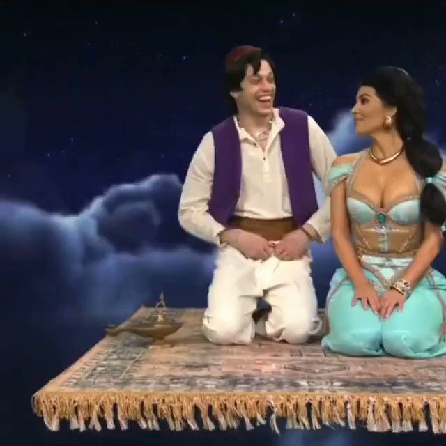 Info Kardashian on Twitter: "Kim Kardashian com Pete Davidson vestidos de Aladdin e princesa ...