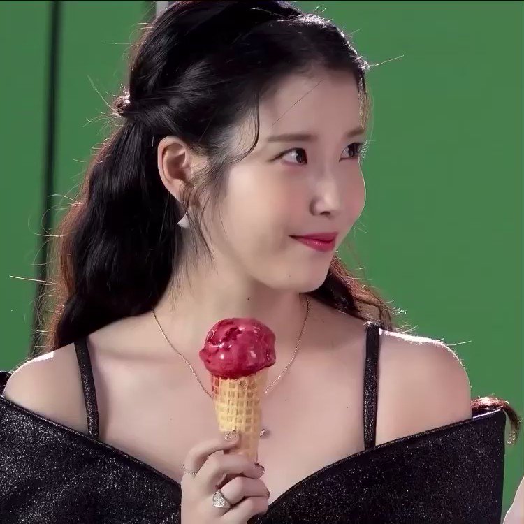 아이스크림 먹는 토끼 앗디 Hi Atti