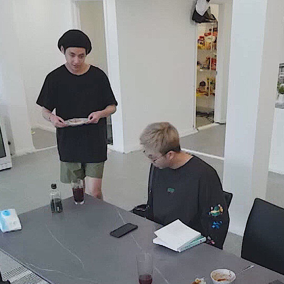 감탕 on Twitter: "kth에게 어김없이 정답을 주는 knj https://t.co/qT6PYVTfci" / Twitter