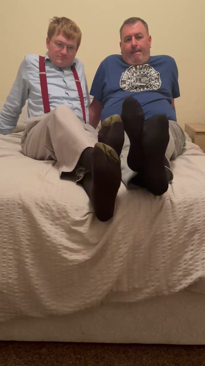 Dad Son Socks 🇬🇧🇺🇸🔞 On Twitter Dad And Son Rubbing Feet Together