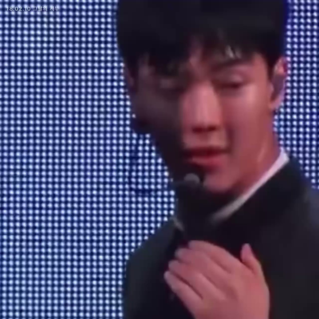 2018셔누 on Twitter: "180210 셔누 주헌 하얀소녀 무릎꿇 https://t.co/BLcgYvHZbw" / Twitter