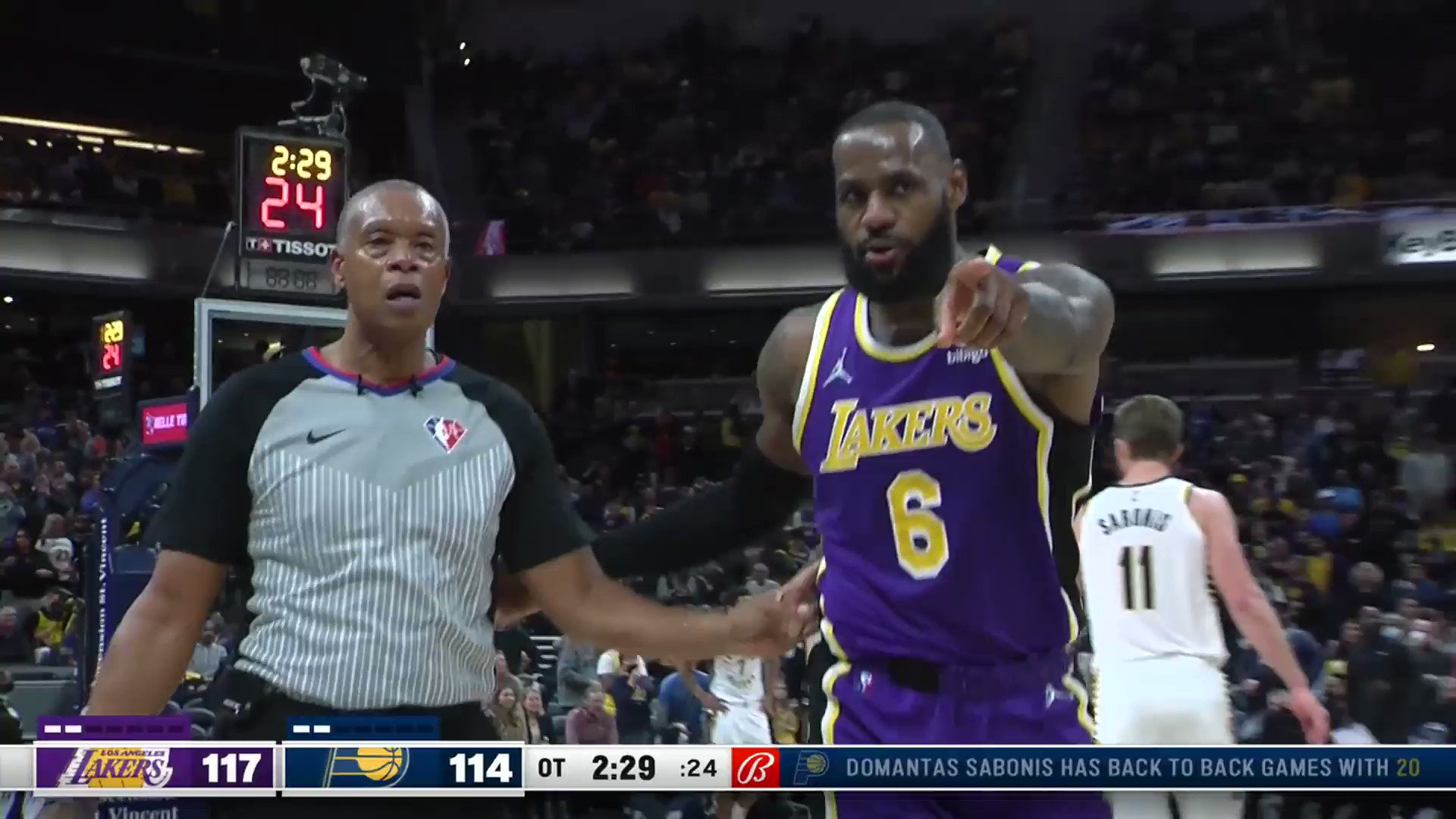 Hoop Central on Twitter: "LeBron got these Pacers fans kicked out. 😂 https://t.co/B1usTgtbKd ...