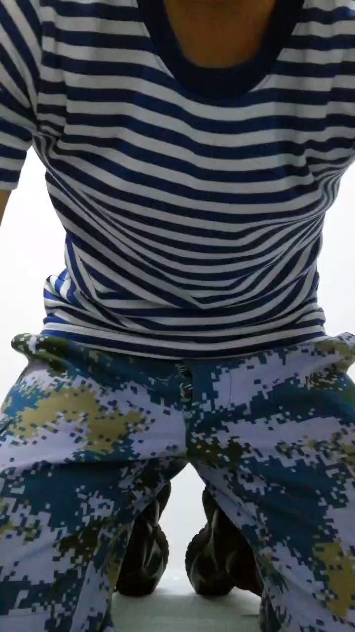 悟空 On Twitter 【小鸡巴j犬的表演】 调教小鸡巴j犬的妙处 就在于它拉开拉链 掏出小狗屌那一刻 老子什么都不用说 对于它就已经是足够的羞辱了 因为 短小” 废物” 性无能