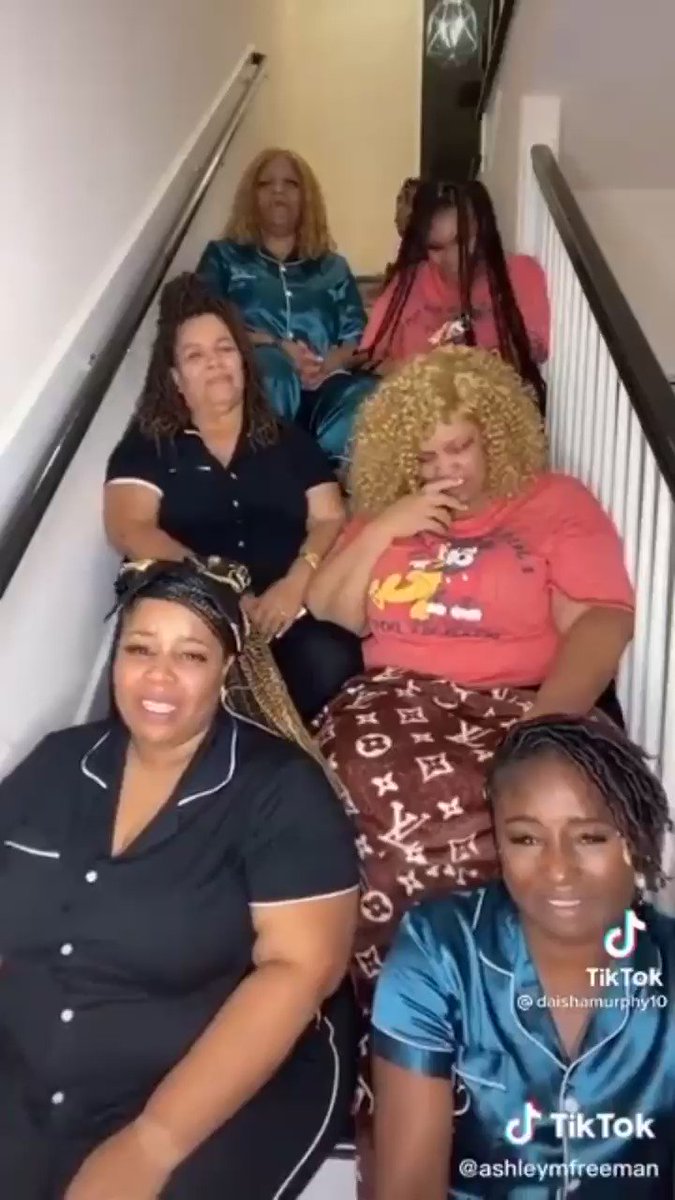 The Memes Archive On Twitter Rt Thememesarchive Group Of Aunties