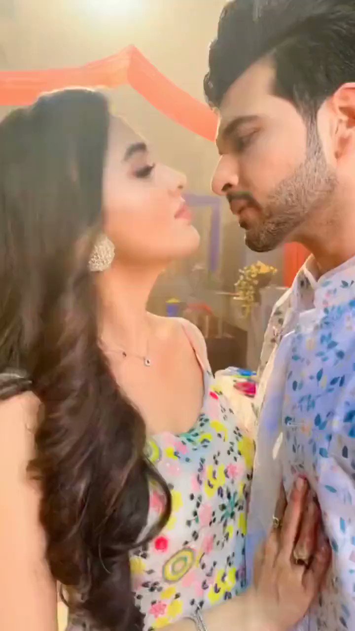 ETimes on Twitter: "Hopping on the trend like 💑 - @itsmetejasswi @kkundrra . #bollywood # ...