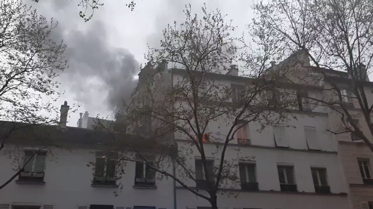 actu Paris on Twitter: "🔴 Incendie en cours dans le 11eme arrondissement de #Paris. Les # ...