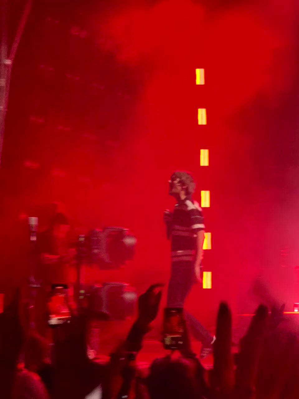 HL Daily On Tour on Twitter: "‘Kill My Mind’, Louis Tomlinson, live from Mercedes-Benz Arena. # ...