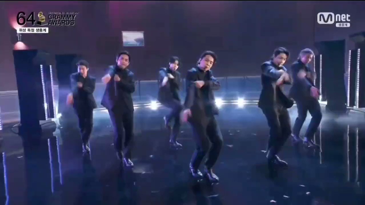 cs-ent on Twitter: "もうこれは無理矢理入国させるしかない😂 ダンスブレイク最高でした🕺 https://t.co/xvneBdxTDz" / Twitter