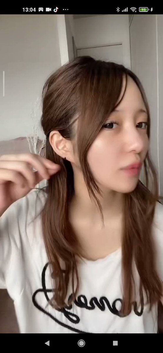 キャバ嬢26歳ノーブラ乳首モロ。 ... - Twitterの動画をダウンロード