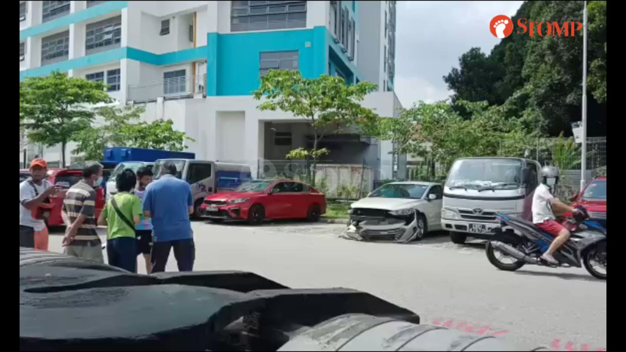 Stomp Singapore on Twitter: "Stomper Tom: "Hit-and-run at the carpark near Block 964 Jurong West ...