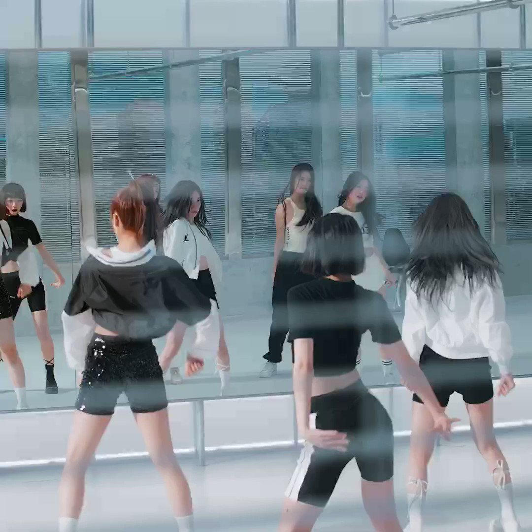 chaewon loops on Twitter: "CHAEWON ATE THIS PART UP https://t.co/npeLi5sVEC" / Twitter